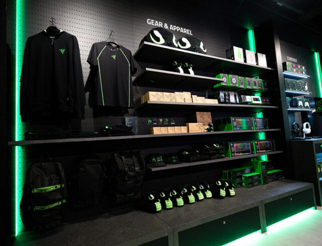 Win A Razer Blade Laptop At First RazerStore Funan Singapore Opening On ...