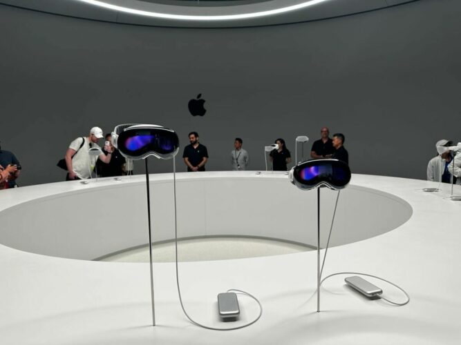 WWDC 2023: Apple's US$3,499 Vision Pro Mixed Reality Headset Has No ...