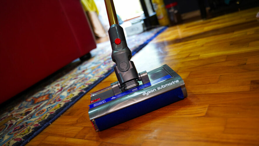 Geek Review: Dyson V12s Detect Slim Submarine | Geek Culture