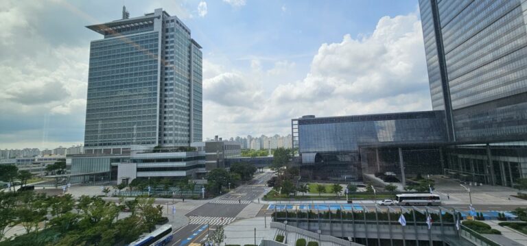 A Deeper Look Into Samsung's Massive Digital City | Geek Culture