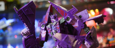 Unboxing Hasbro's Transformers Legacy: Evolution Titan Class Decepticon Nemesis | Geek Culture