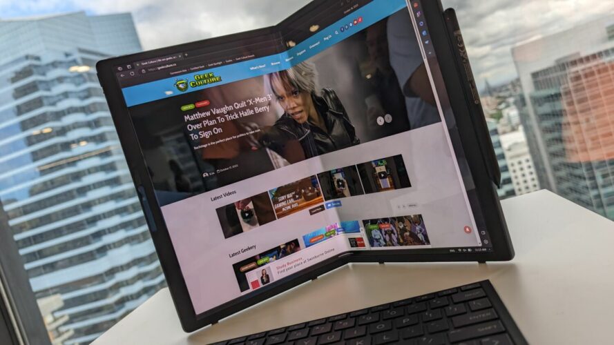 Hands-On: S$7,199 HP Spectre Fold Is World’s Smallest 17-Inch PC | Geek ...