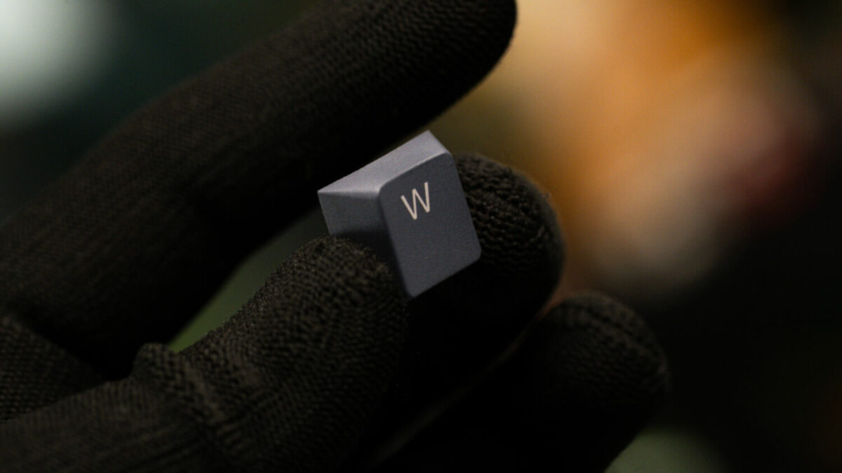 Corsair K65 Plus Wireless 75% Keyboard & M75 Air Mouse – Review | Geek ...