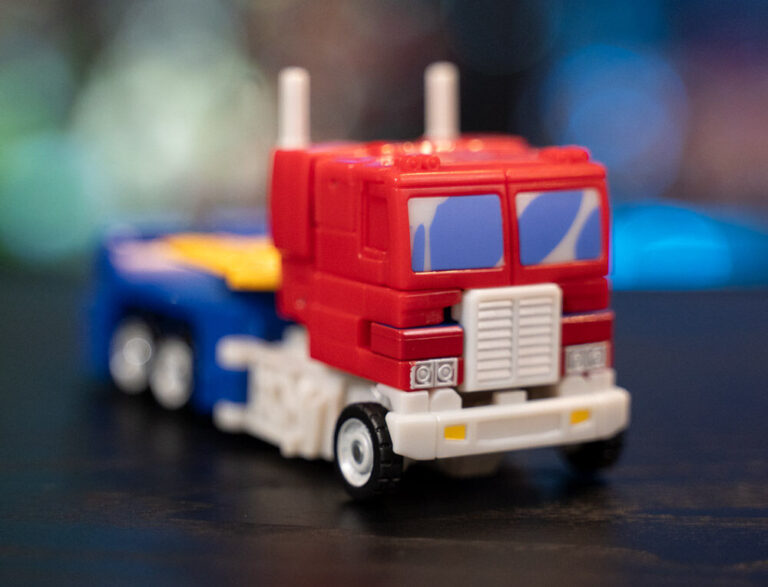 Hasbro's Transformers Studio Series Constructicon Combiners: Start Your ...